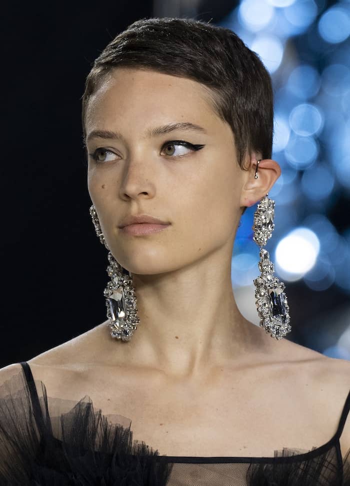 Orecchini moda 2022-2023. Perle, pendenti brillanti e dorati. Foto bijoux - Donne Sul Web