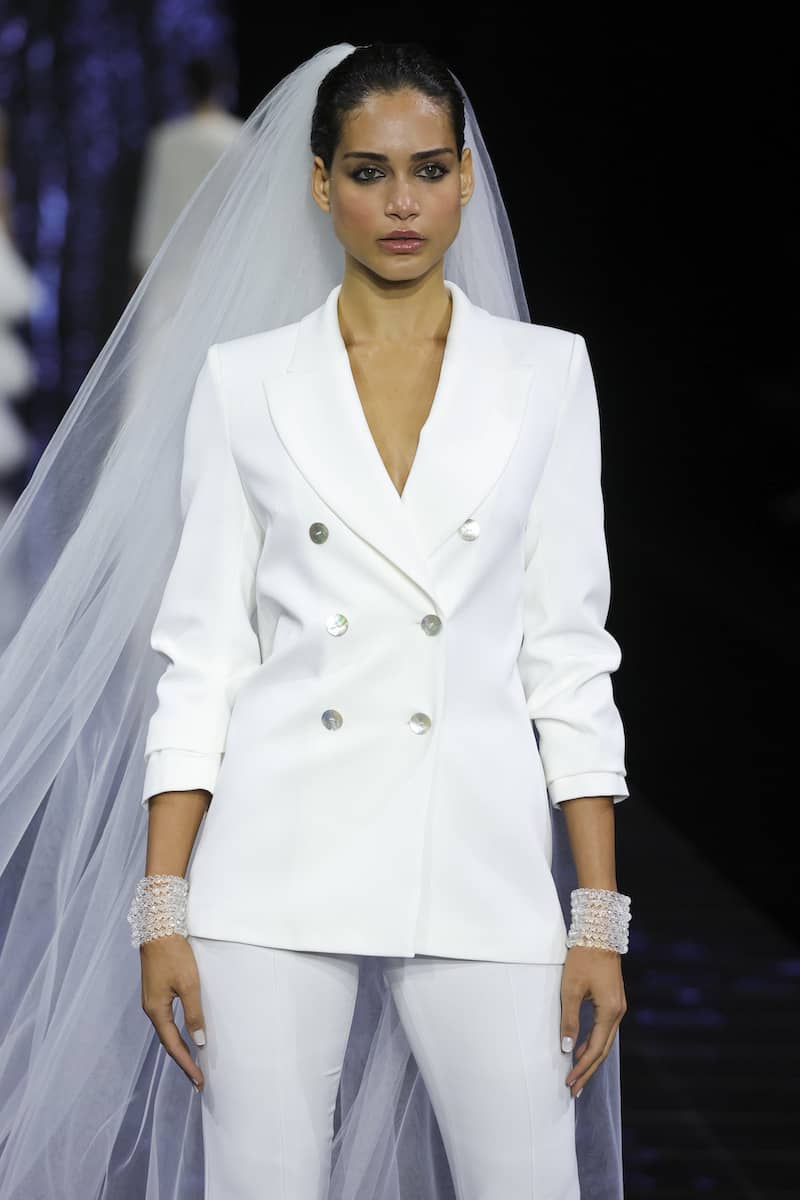 Abiti da sposa 2024, sensualità, volumi e semplicità. 50 foto - Donne Sul Web