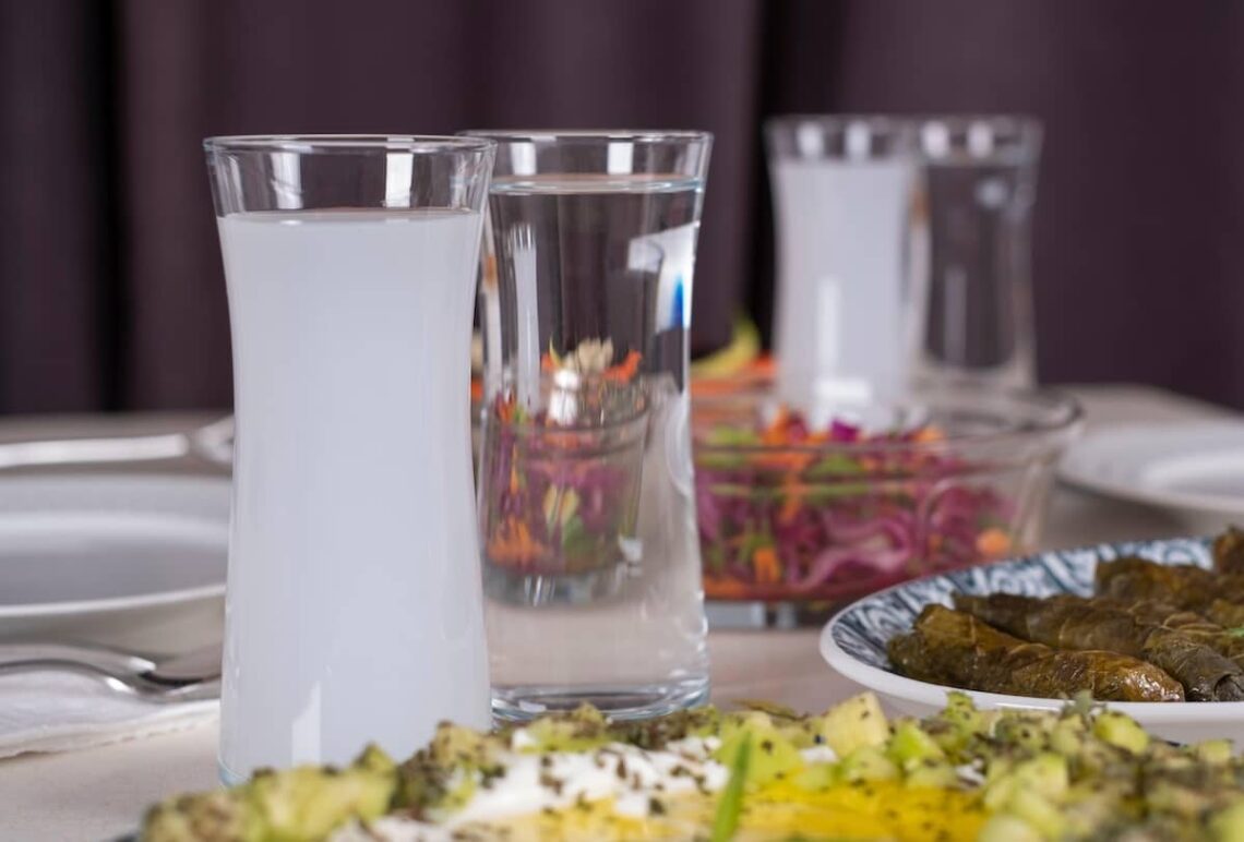 Raki: che cos’è davvero la bevanda alcolica più amata in Turchia ...