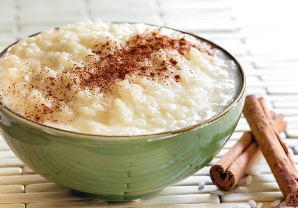 Rizogalo. Ricetta del budino di riso greco cremoso e delicato - Donne ...